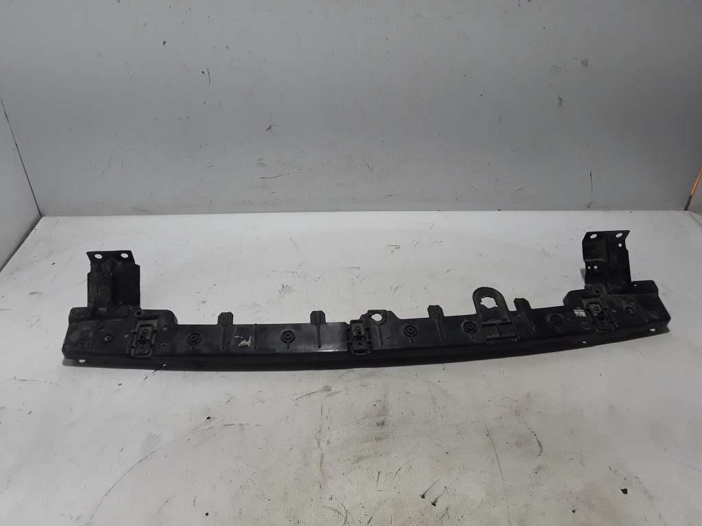 Used VOLVO S90 The middle part of the front frame 31651830