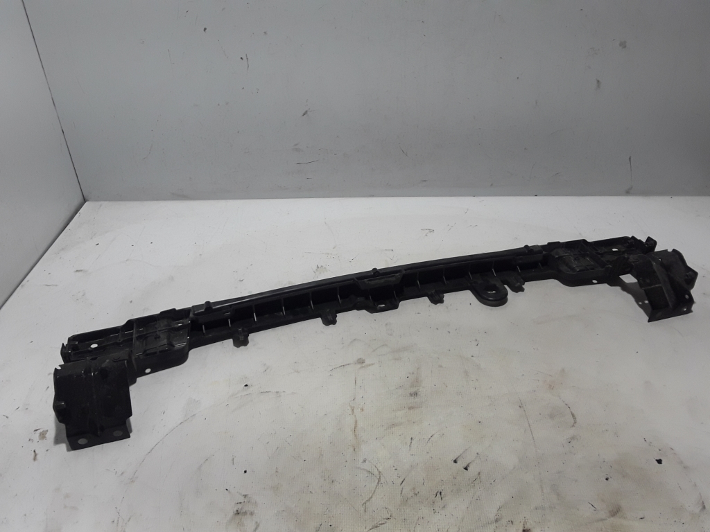 Used VOLVO S90 The middle part of the front frame 31651830
