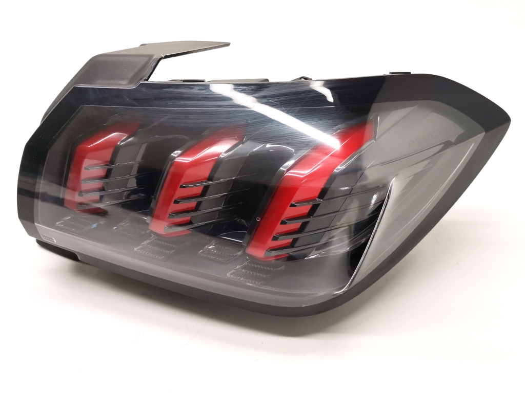 Used Peugeot 208 Rear corner lamp 9823216680