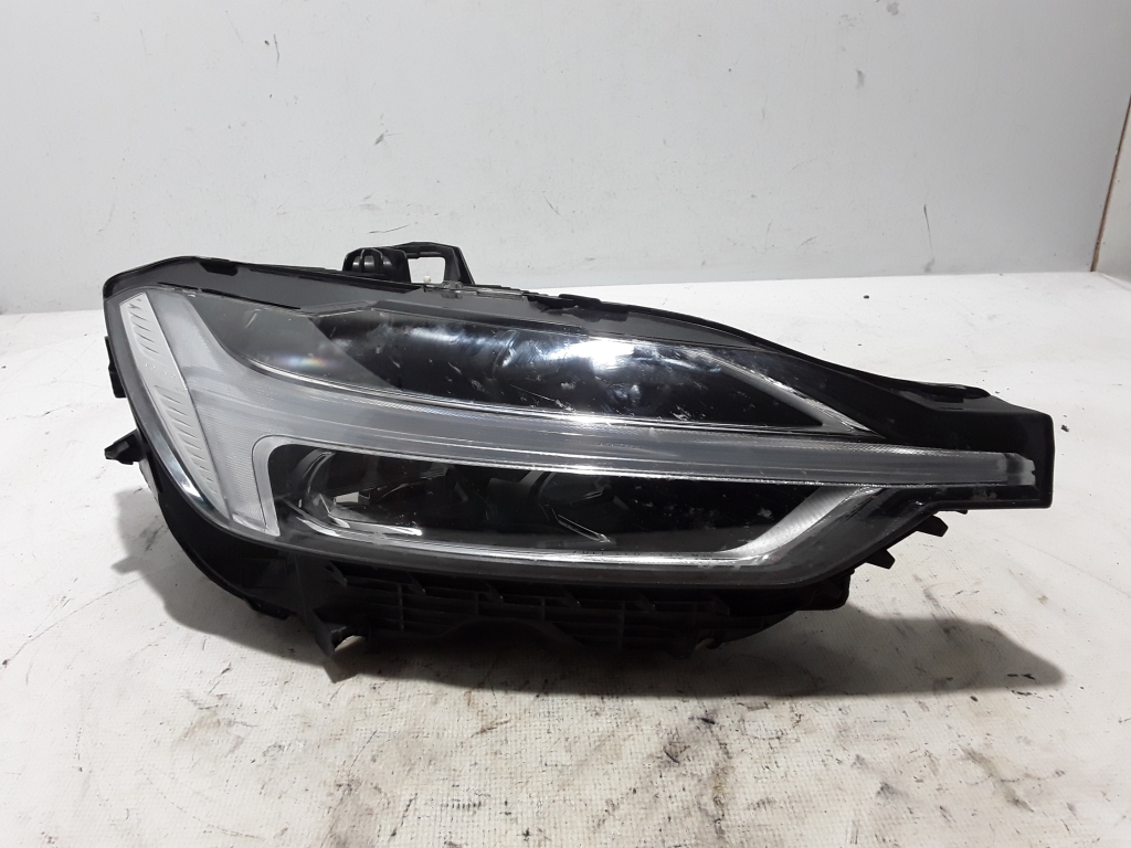 Used VOLVO XC60 Headlights 31655231