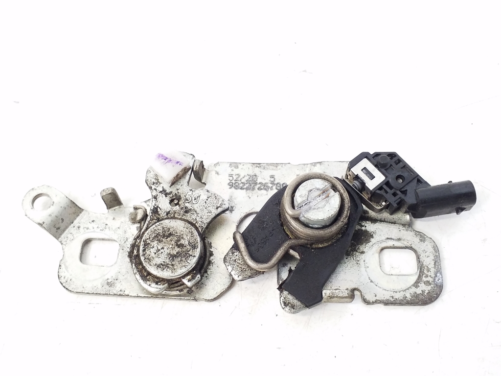 Used Opel Corsa Engine cover lock 9822726780