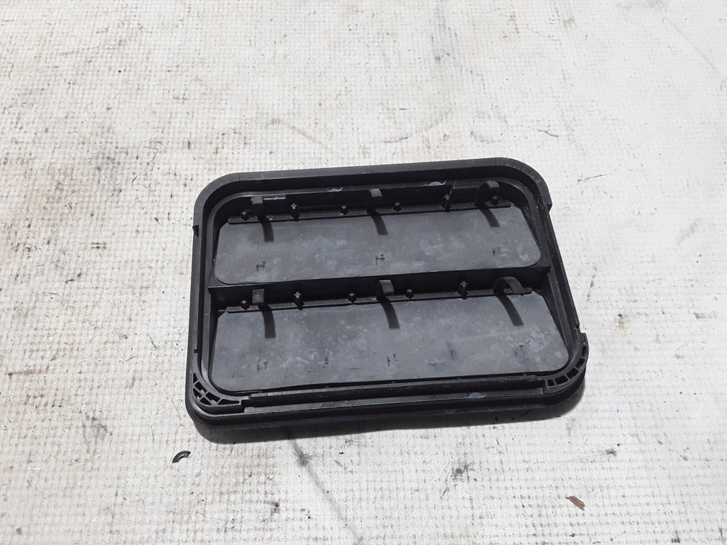 Used Peugeot 208 Rear wing ventilation grille 9675506980