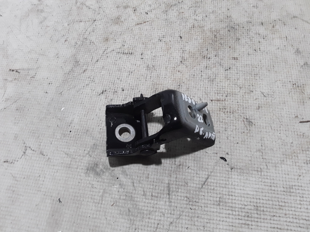 Used Peugeot 208 Rear side door hinge lower 1608322080