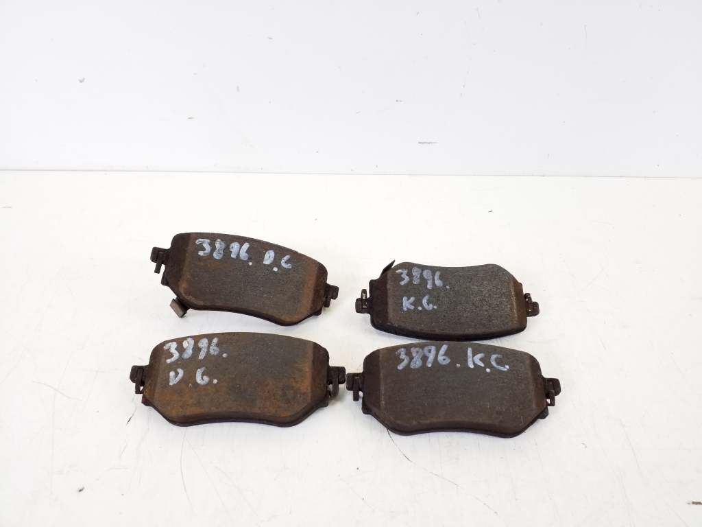 Использовал Mercedes Benz X-Class Задние тормозные колодки A4704230600