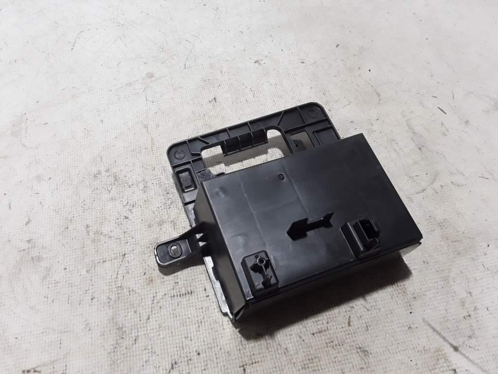 Used Peugeot 208 Holder next 9825051080