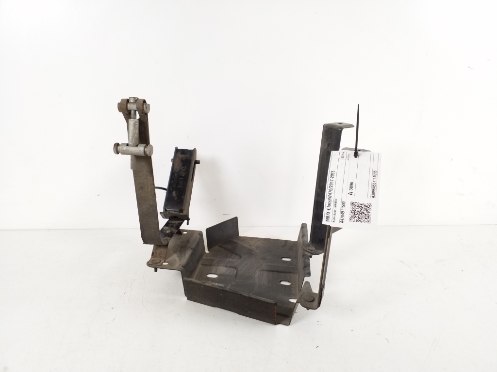 Used Mercedes Benz X-Class Fuel tank holder A4704911500