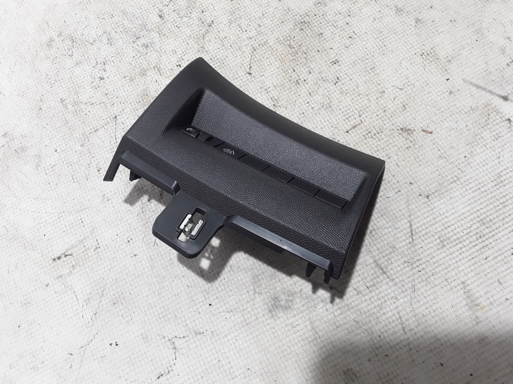 Used Peugeot 208 Switch and its parts 9823464380