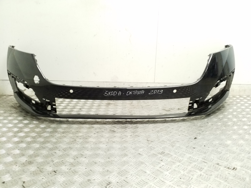 Used Skoda Octavia Front bumper 5E3807221