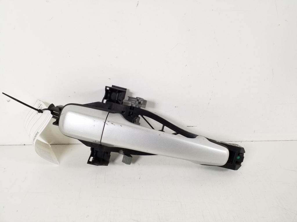 Used VOLVO V50 Front door external opening handle and its details