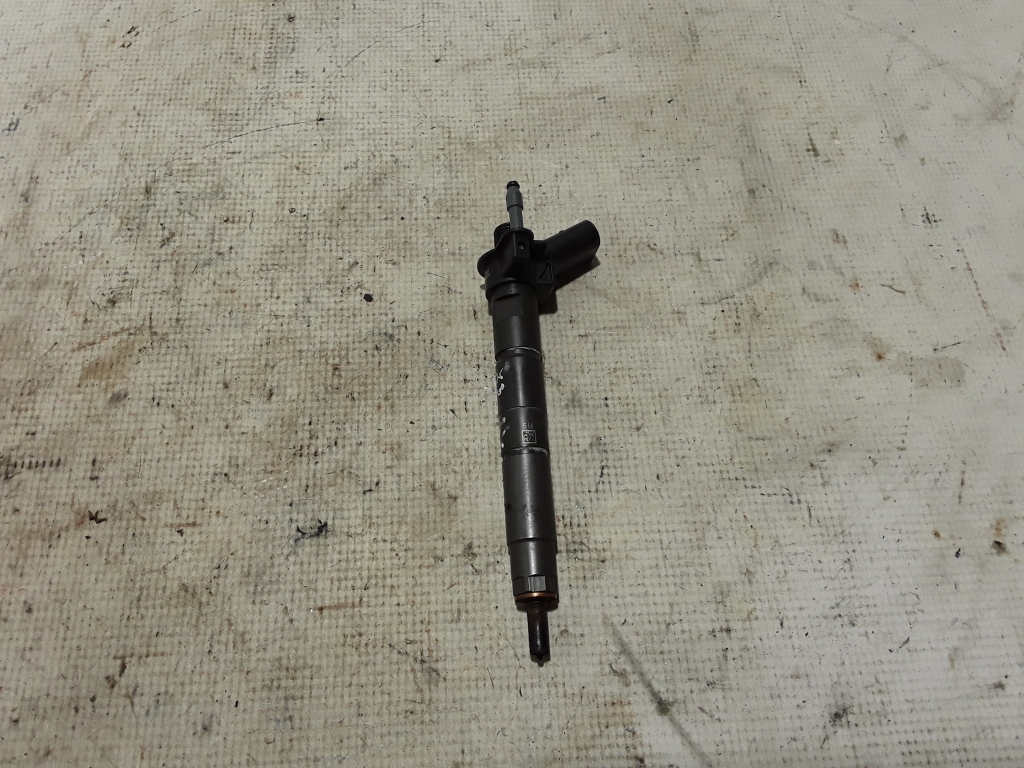 Naudotas BMW X3 Kuro purkštukas 8571565