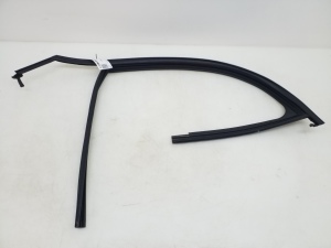 Naudotas Mercedes Benz B-Class Priekinių durų kita detalė A2467270488