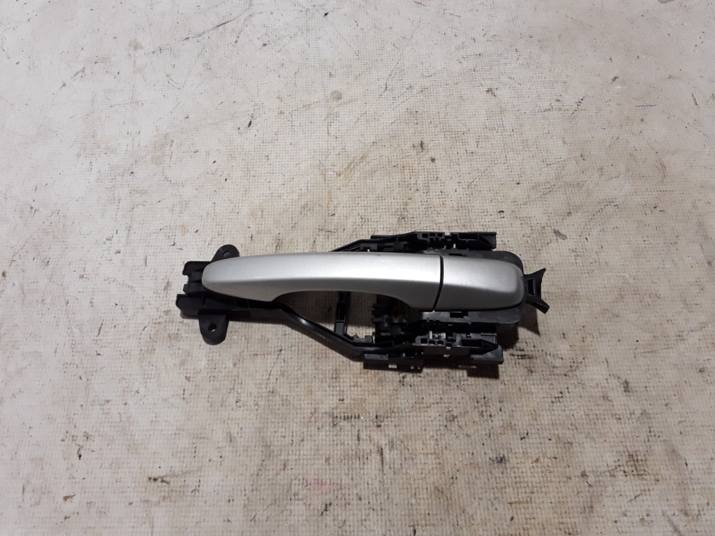 Used VOLVO V40 Front door external opening handle and its details