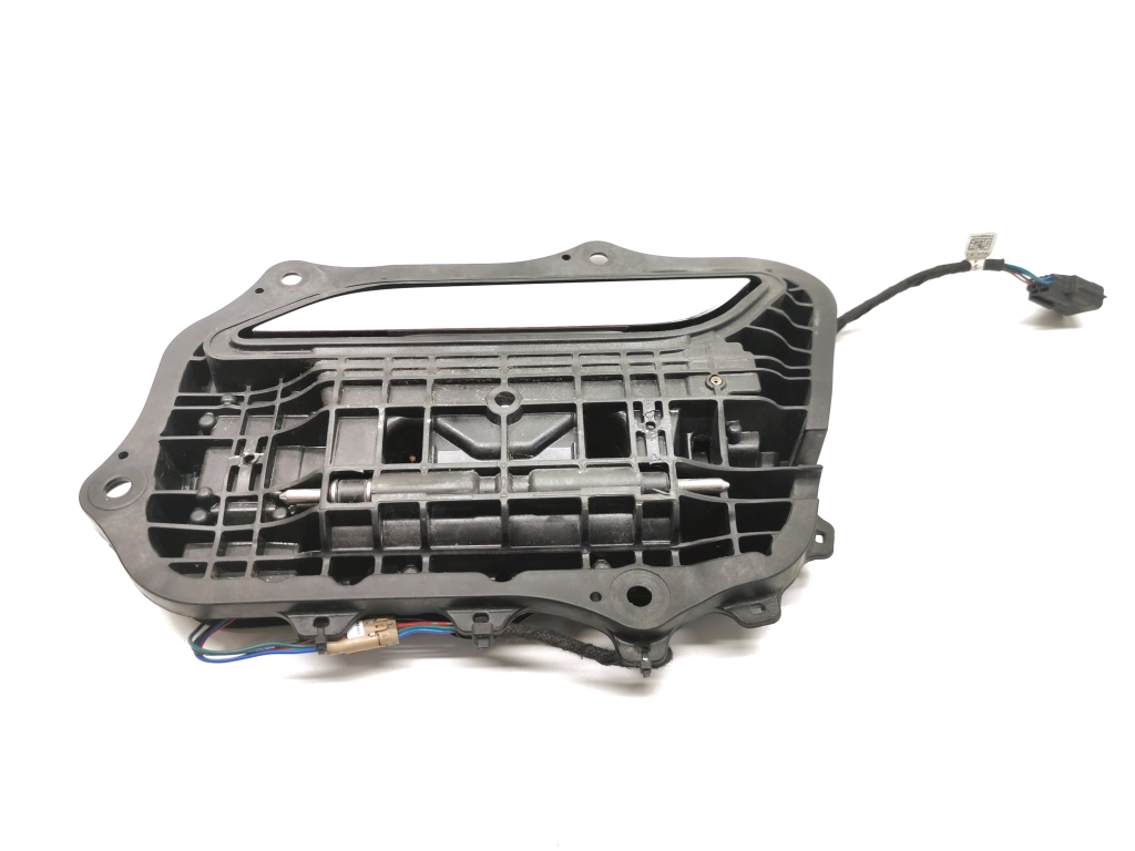 Used Tesla Model S Front door external opening handle and its details ...