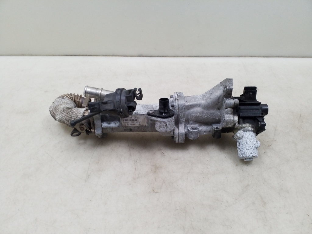 Used Land Rover Evoque EGR valve and its parts