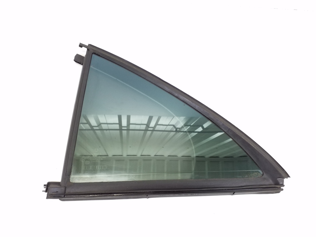 Used Mercedes Benz S-Class A glass fort on the rear side door A2217302320