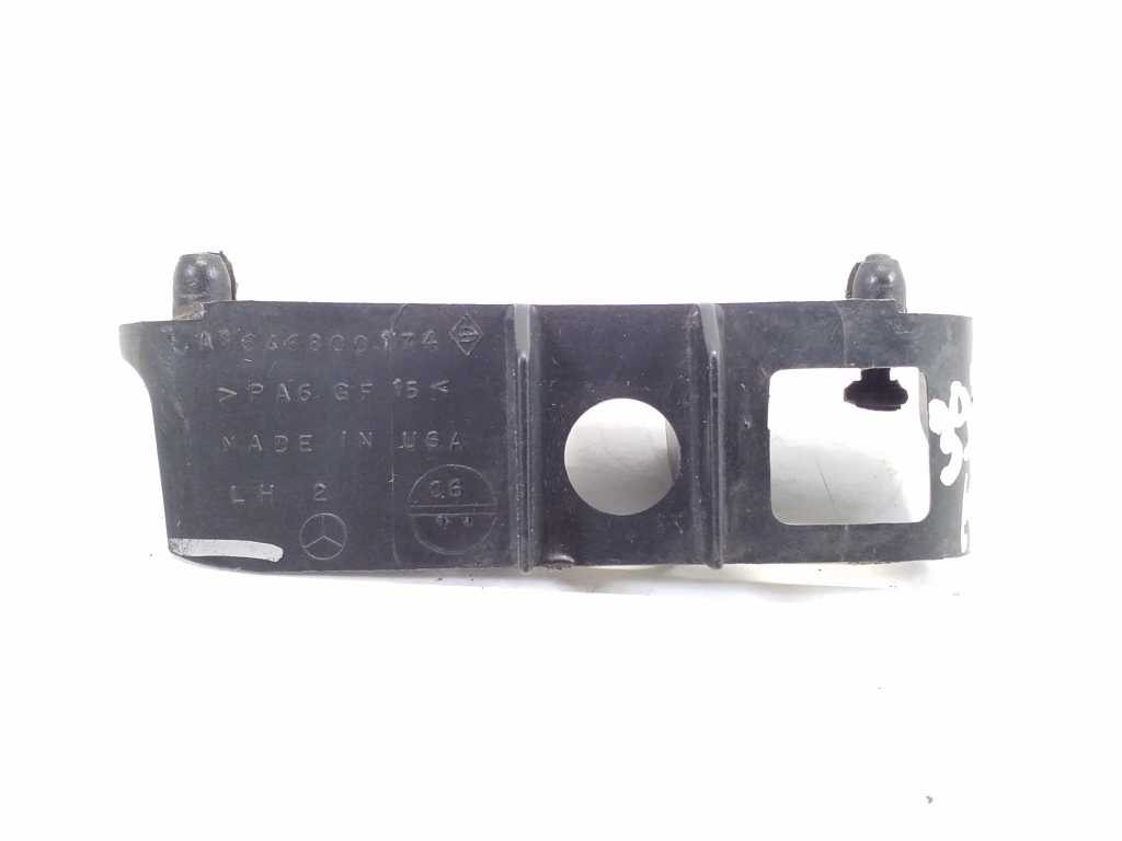 Used Mercedes Benz GL-Class Exterior sill trim bracket A1646800174