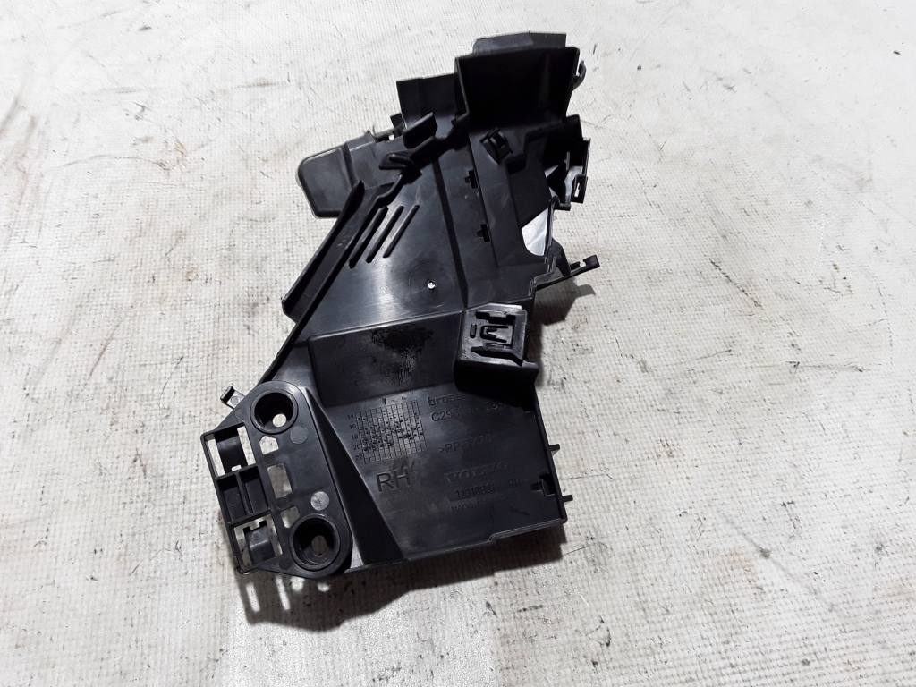 Naudotas VOLVO V90 Galinių šoninių durų atidarymo išorinės rankenėlės ...