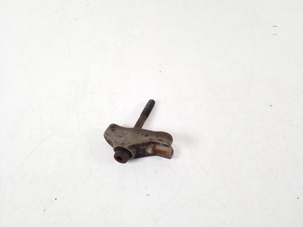Used Kia Sportage Fuel injector holder 33814-2F000