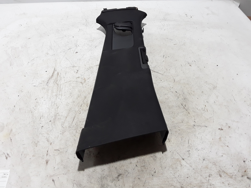 Used VOLVO V90 Interior decoration of the middle pillar 31377668