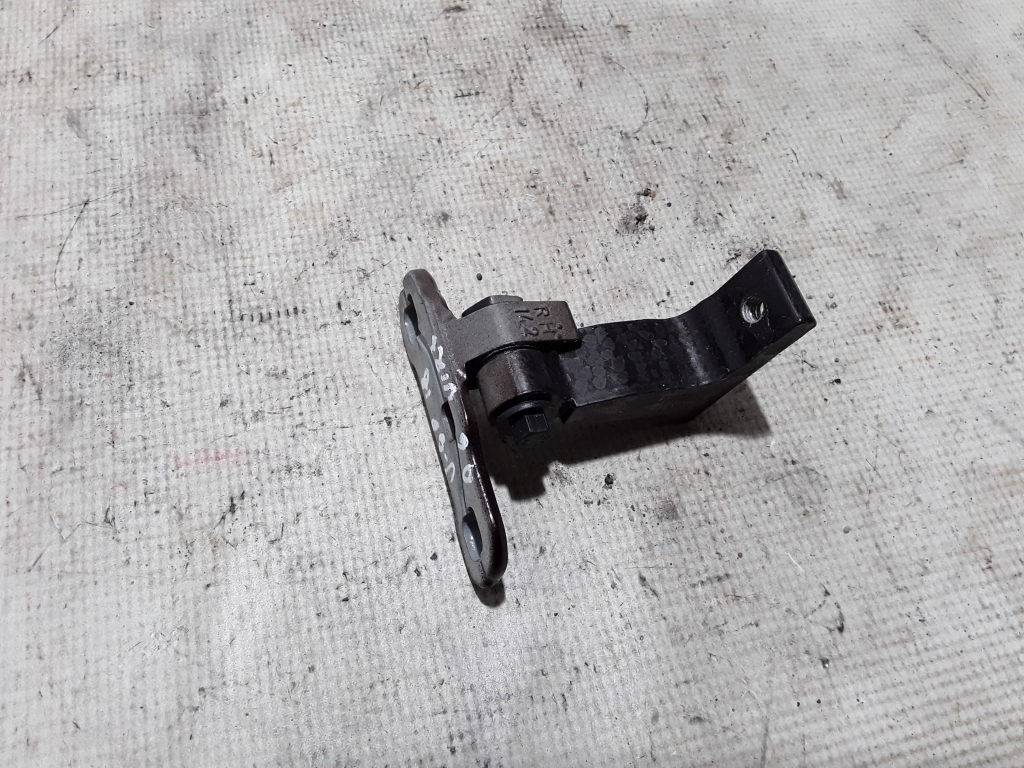 Used VOLVO V90 Rear side door hinge upper 31424594