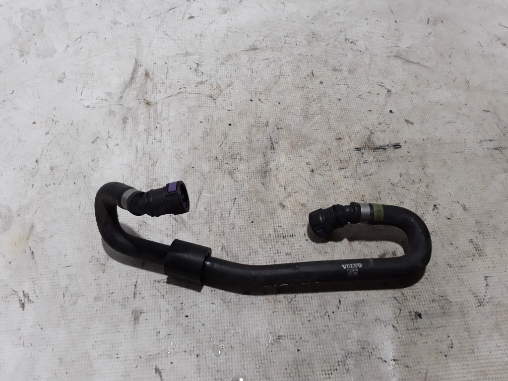 Used VOLVO XC90 Cooling radiator hose 31338404