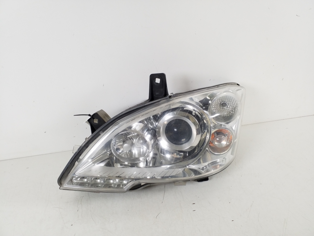 Used Mercedes Benz Vito Headlamp and its components