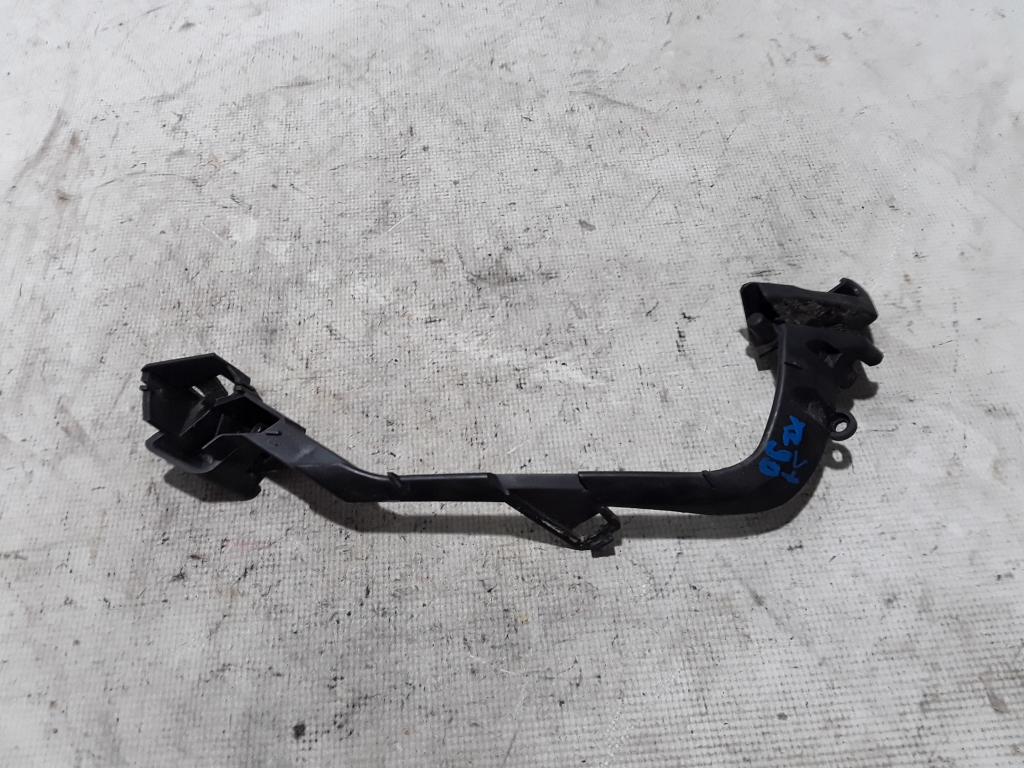 Used VOLVO XC90 Front bumper lower grille 31383629