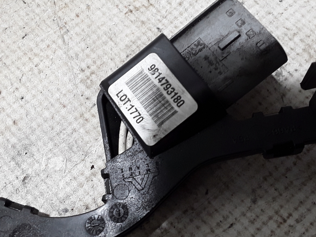 Used Peugeot 3008 Candlestick 9814793180