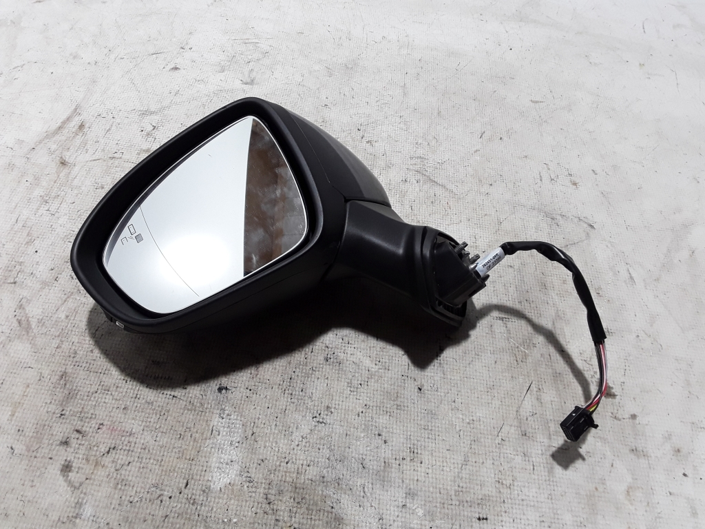 Used RENAULT Captur Side mirror and its details 963024829R