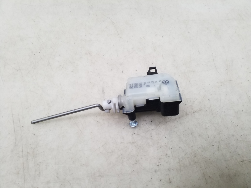 Used Porsche Panamera Fuel filler cap lock 7L5810773A