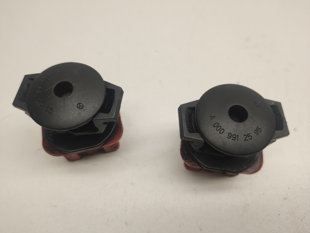 Used Mercedes Benz S-Class Cooling radiator bracket A0009912595