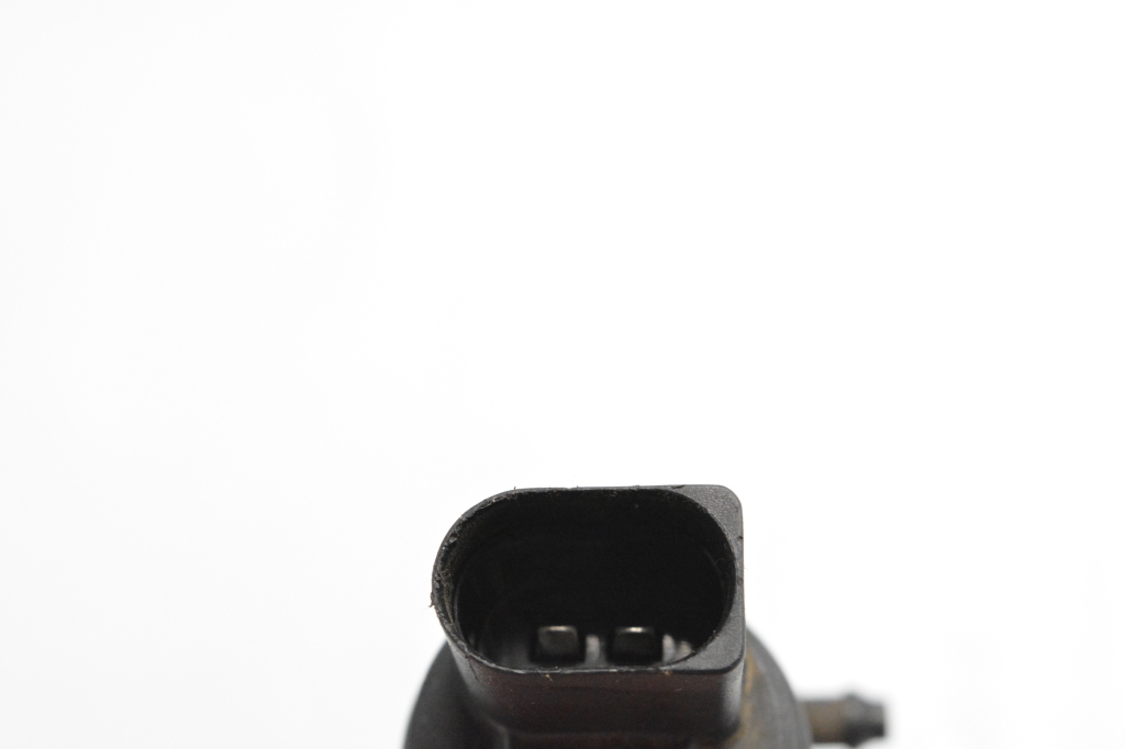 Used Volkswagen Golf Front window washer motor 1T0955651A