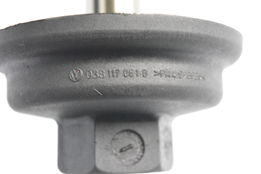 Used Volkswagen Golf Oil filter holder 038117061B