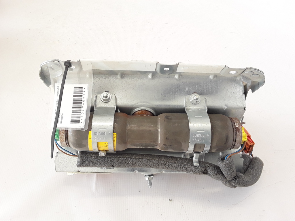 Used VOLVO XC70 Airbag passenger panels 31271211