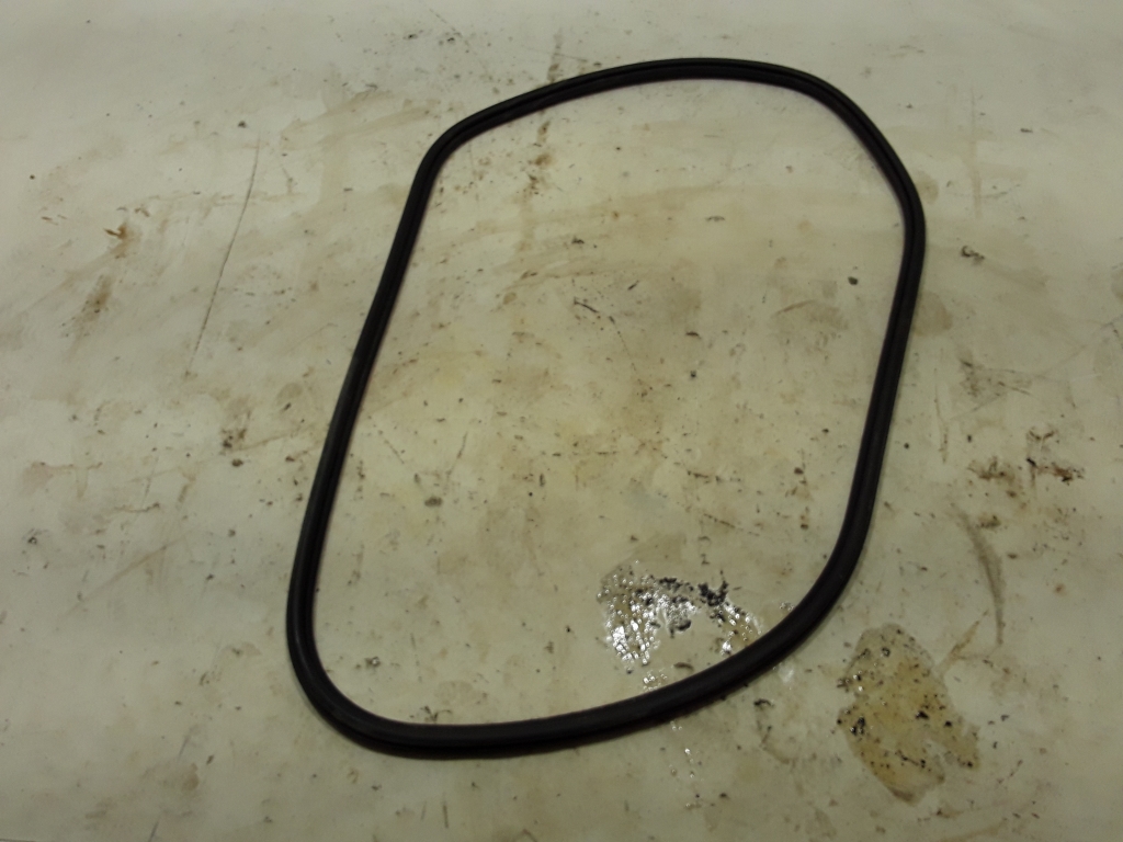 Used VOLVO S90 Rear side door sealing rubber on the door 31365734