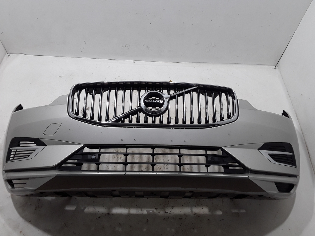 Used VOLVO XC60 Front bumper 31425160
