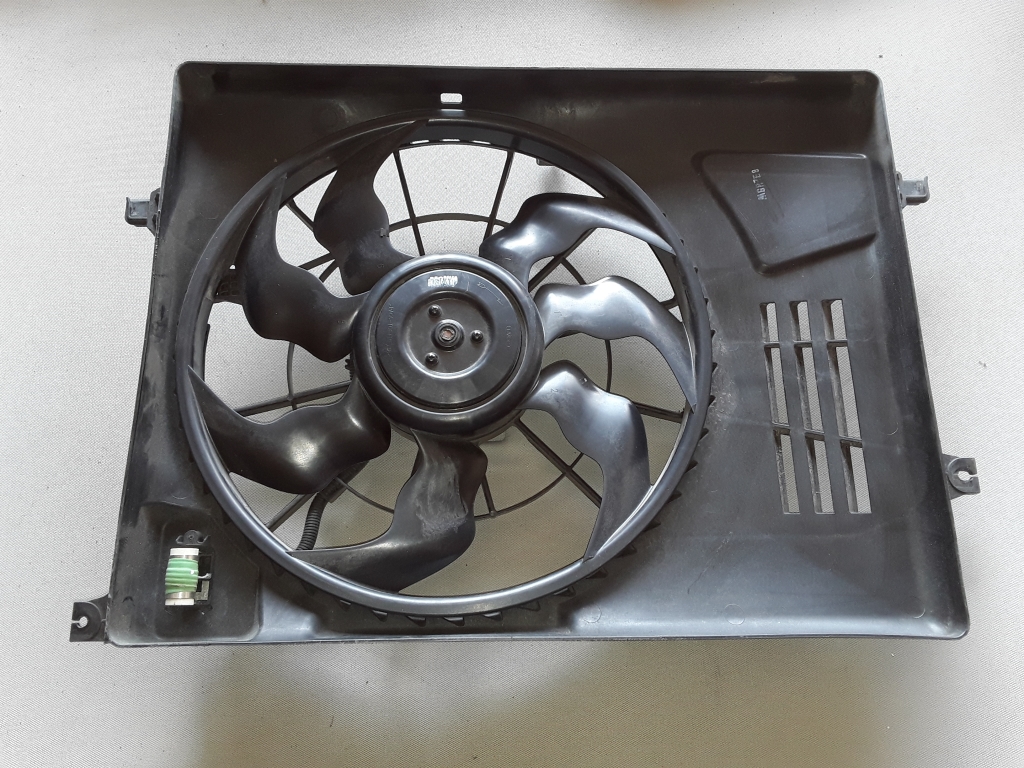 Used Hyundai Tucson Cooling fan and its parts 25380D7600