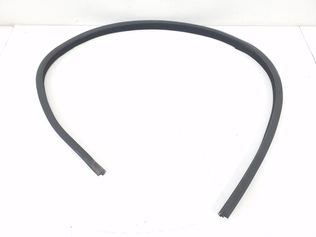 Used Mercedes Benz E-Class Front door sealing rubber A2076920476