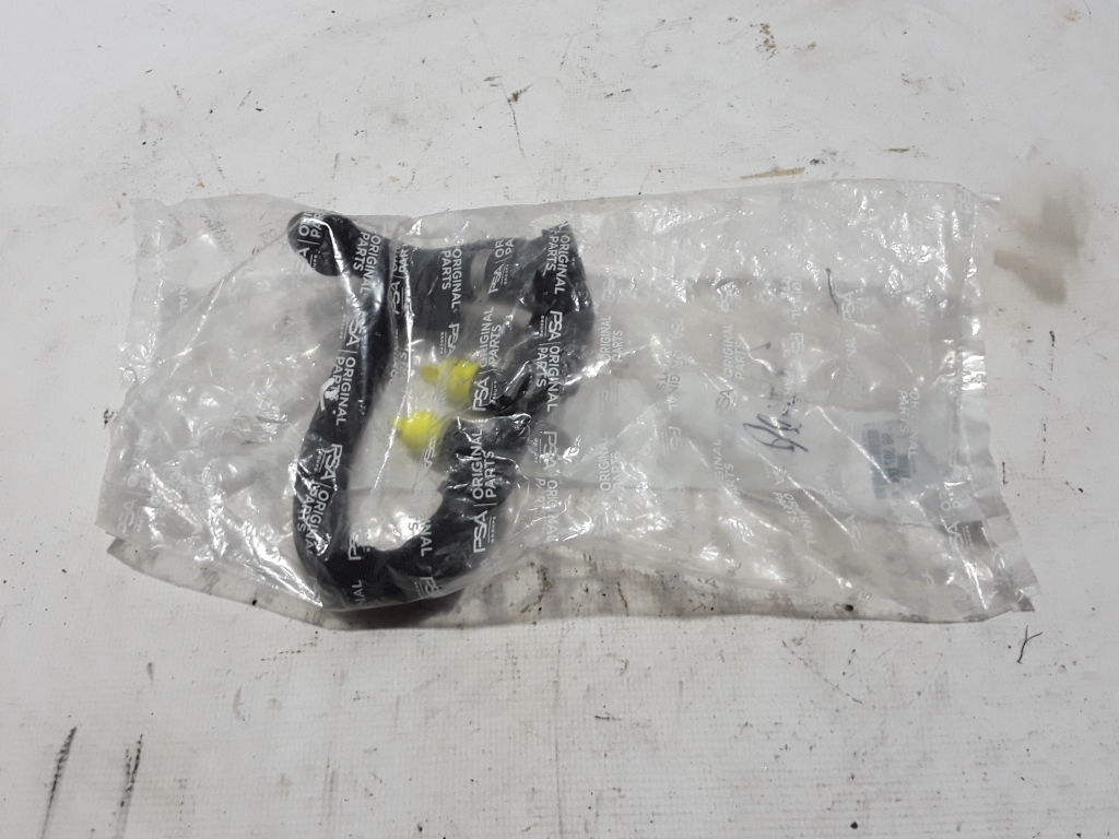 Used Peugeot 208 Cooling radiator hose 9838772980