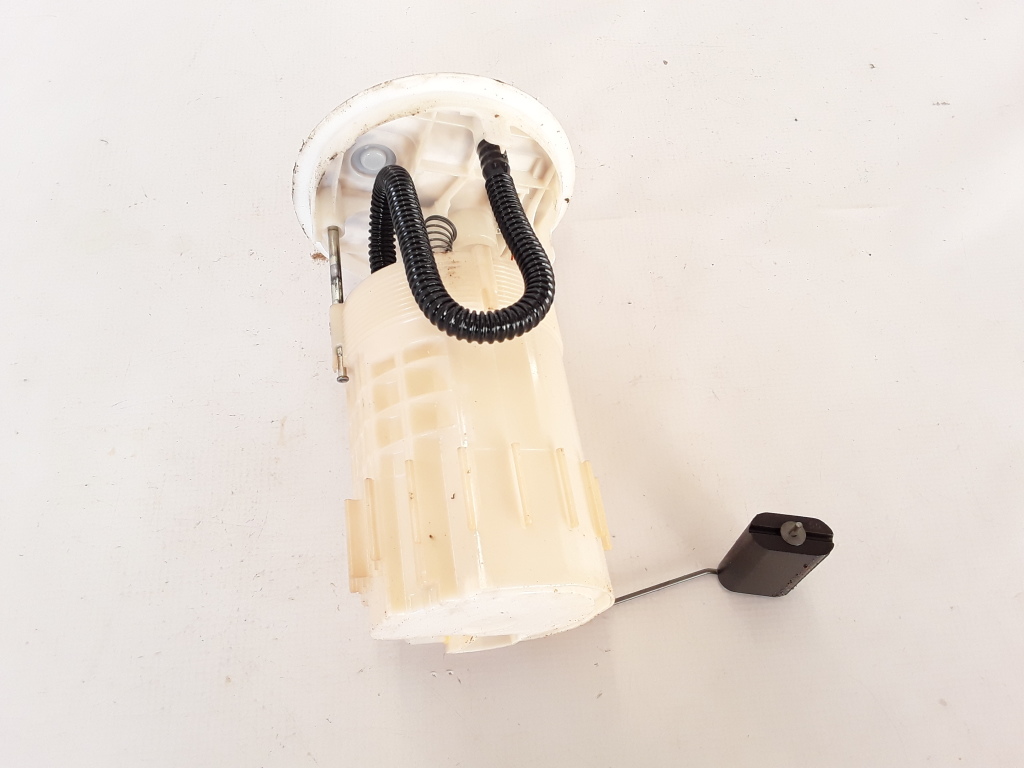 Used RENAULT Trafic Fuel pump in the tank 8200052390