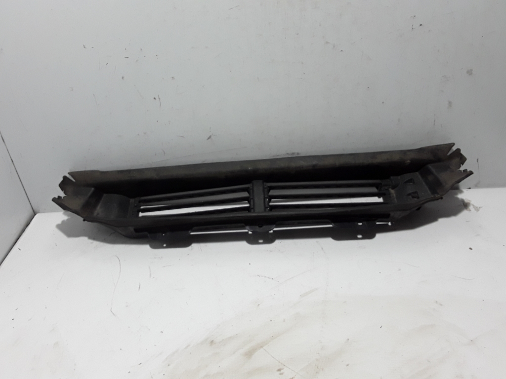Used VOLVO XC90 Air deflector for intercooler radiator 31353797