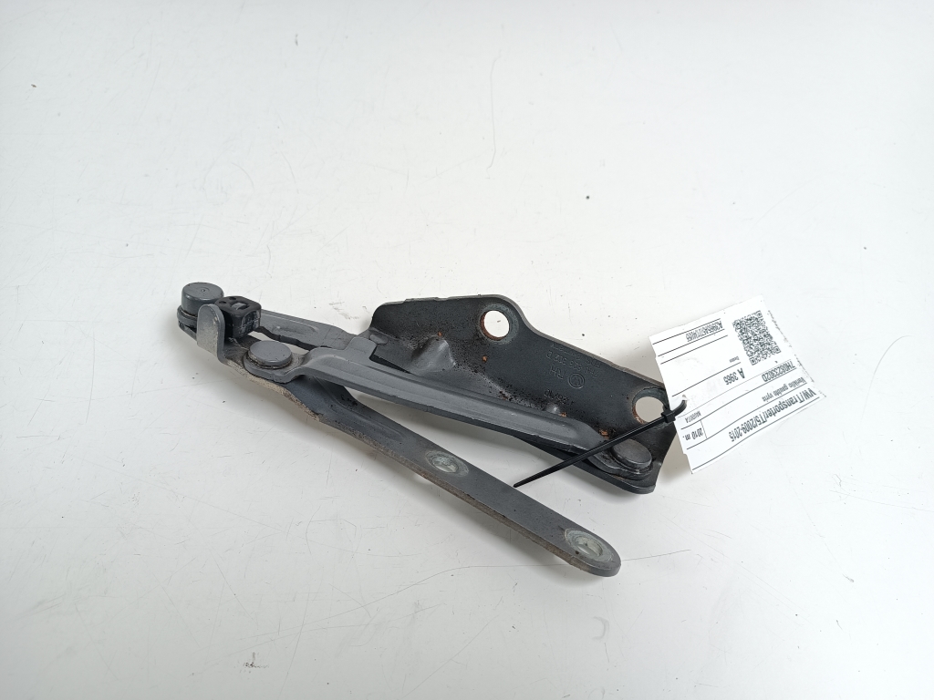 Used Volkswagen Transporter Engine cover hinge 7H0823302D
