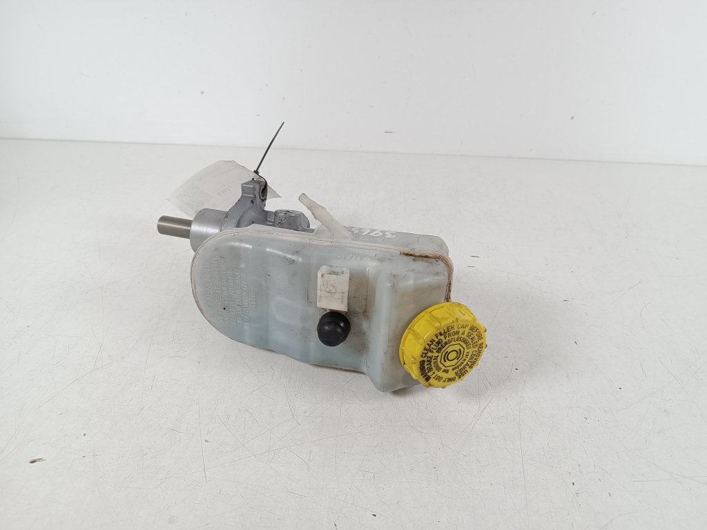 Used Volkswagen Transporter Master cylinder 7E0611019A