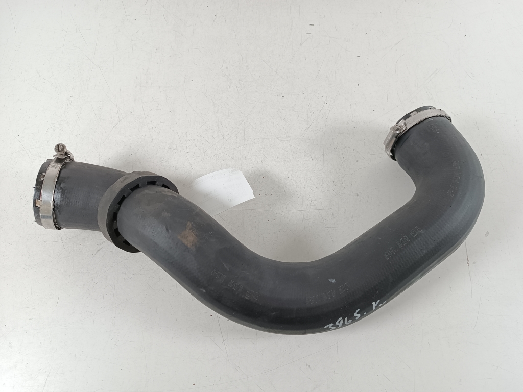 Naudotas Volkswagen Transporter Interkulerio žarna 7E0145980