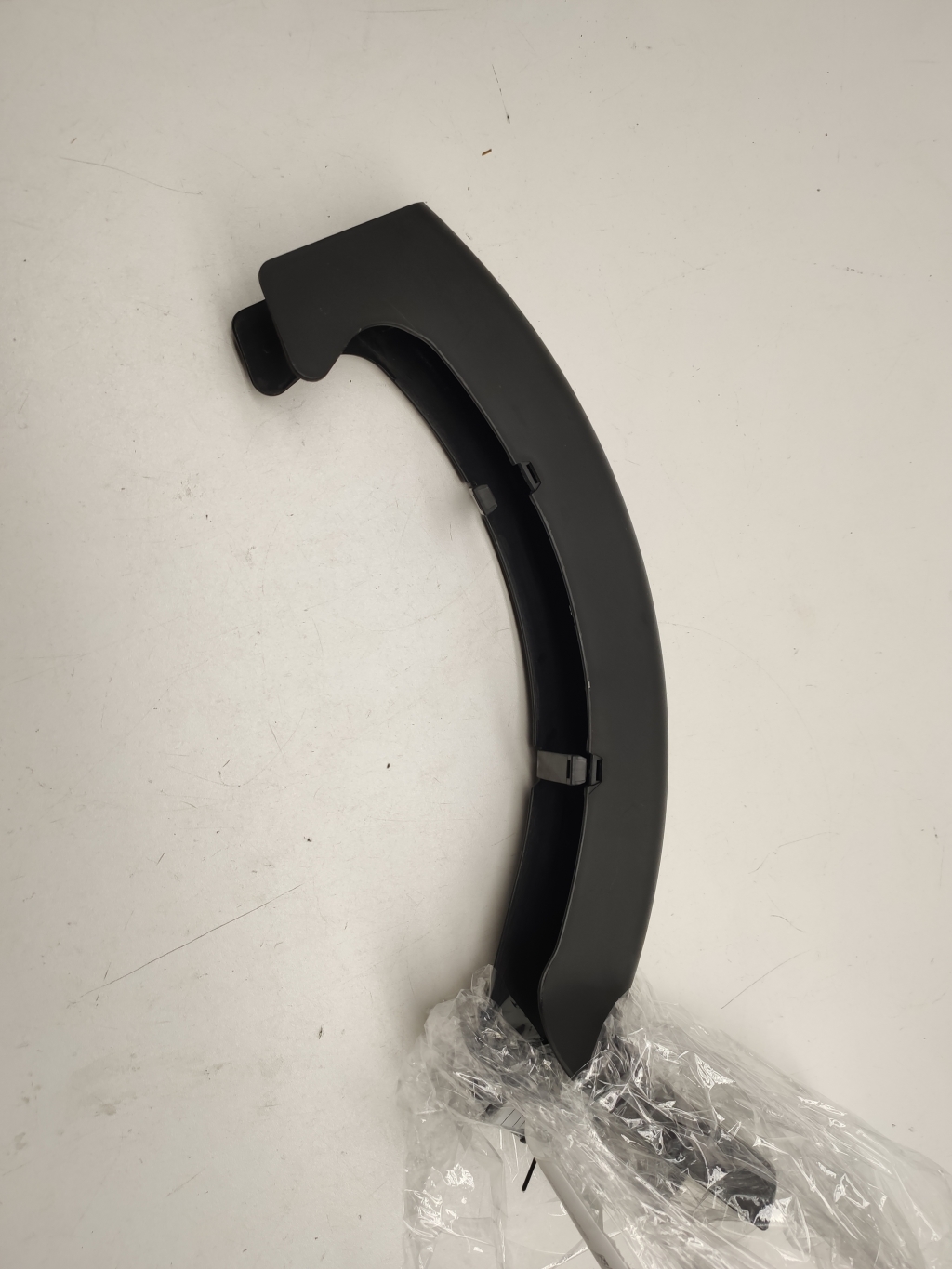 Used Mercedes Benz S-Class Trunk lid hinge trim A2216930117