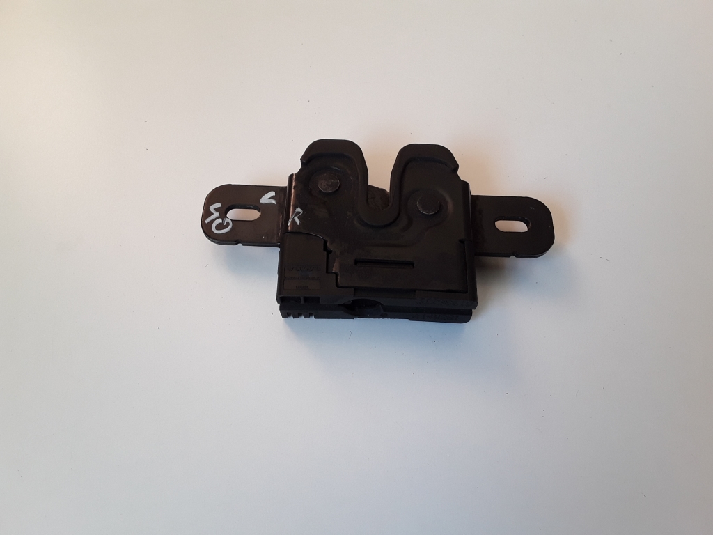 Used VOLVO V40 Engine cover lock 31298610