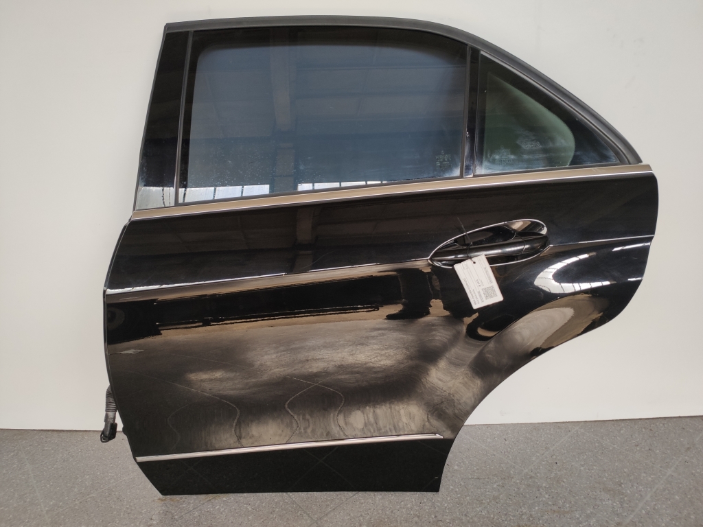 Used Mercedes Benz E-Class Rear side doors A2127300105