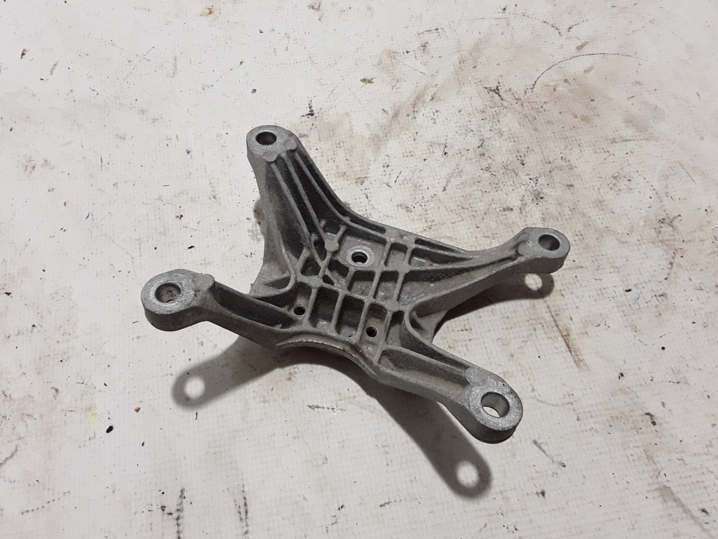 Used AUDI A6 Gearbox holder 8W0399118C