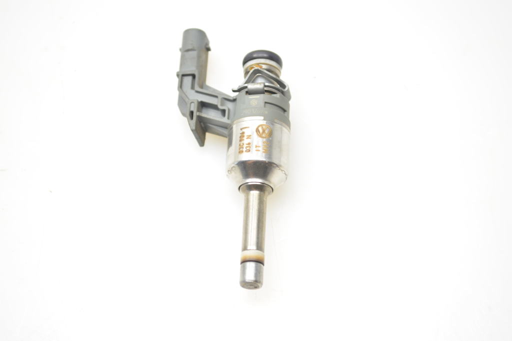 Used Volkswagen Tiguan Fuel injector 03C906036N