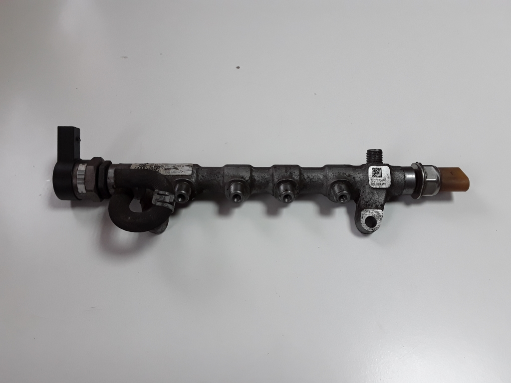 Used Volkswagen Golf High pressure fuel route and its details 03L130089Q